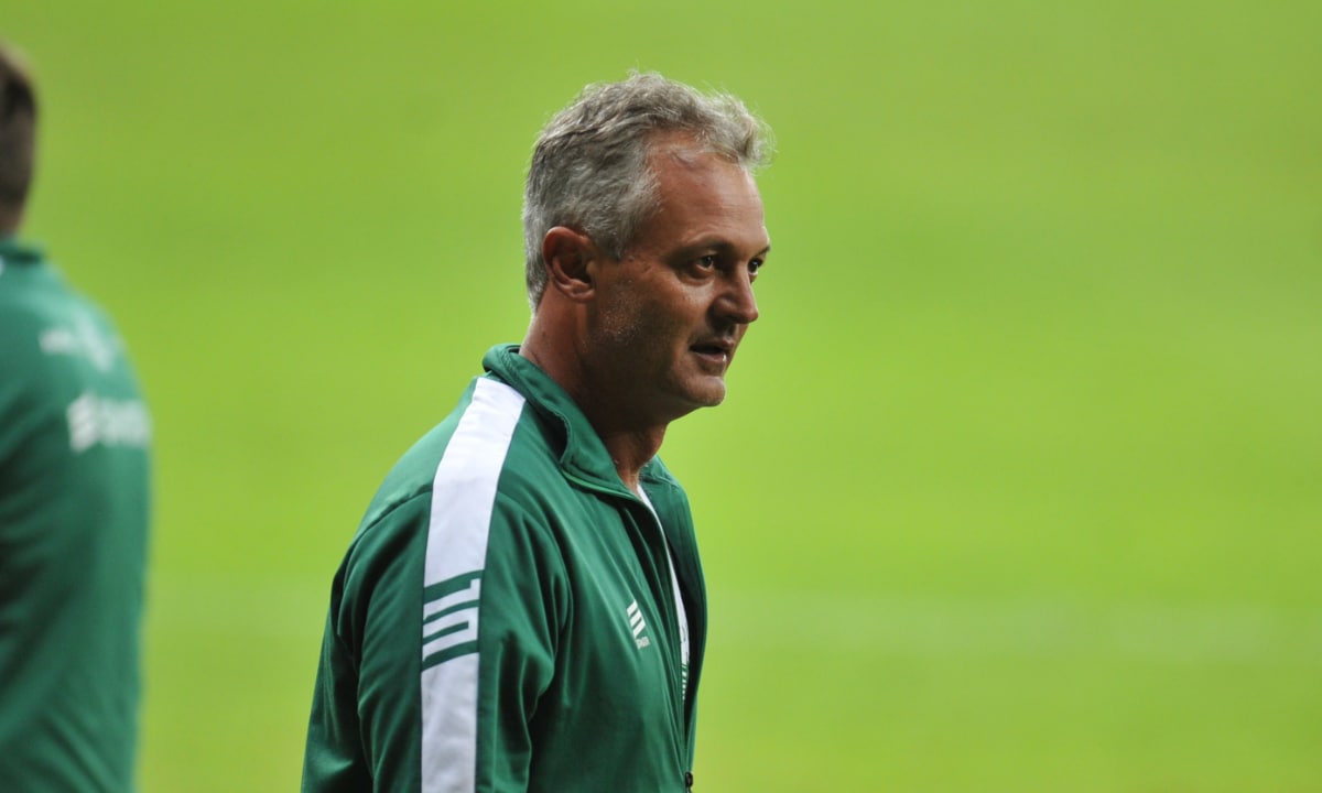 Lisca DIZ SIM e aceita treinar o Náutico em 2025